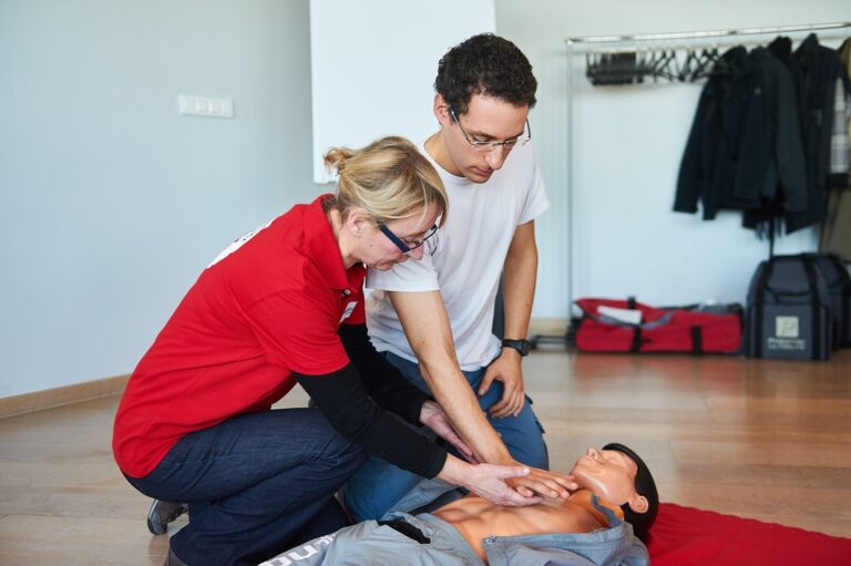 Journée Mondiale des premiers secours : tout au long de la vie, formez ...