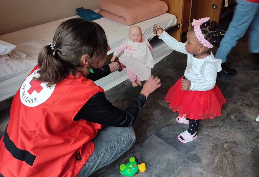 Fermeture du Train Hostel : des familles, des bébés, des enfants ...